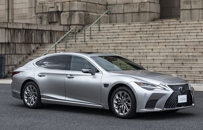 レクサスLSとトヨタMIRAIに高度運転支援技術の新機能「Advanced Drive」を搭載 - カー・アンド・ドライバーonline [CAR and DRIVER]